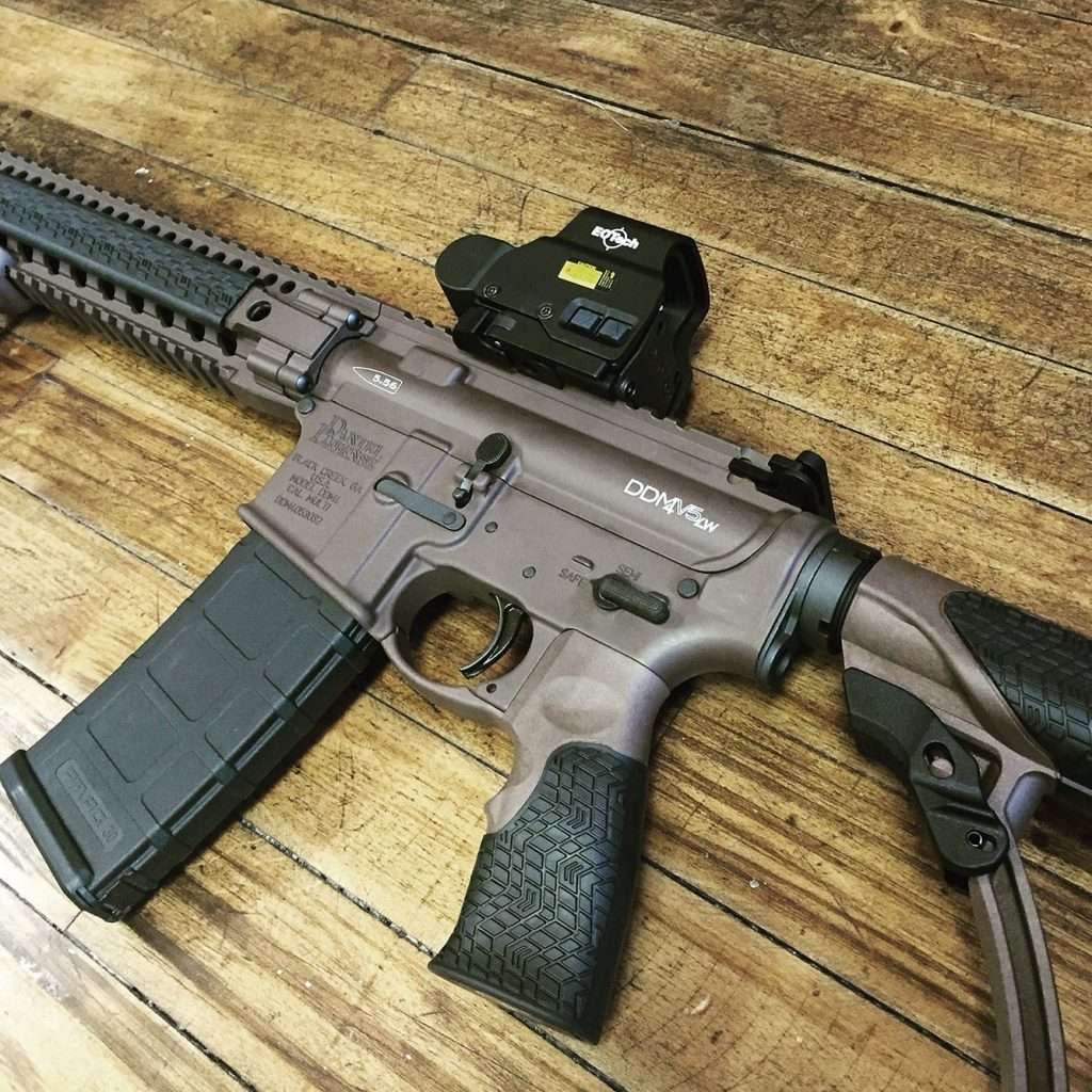 8 Best Holographic Sights [2022 Review]