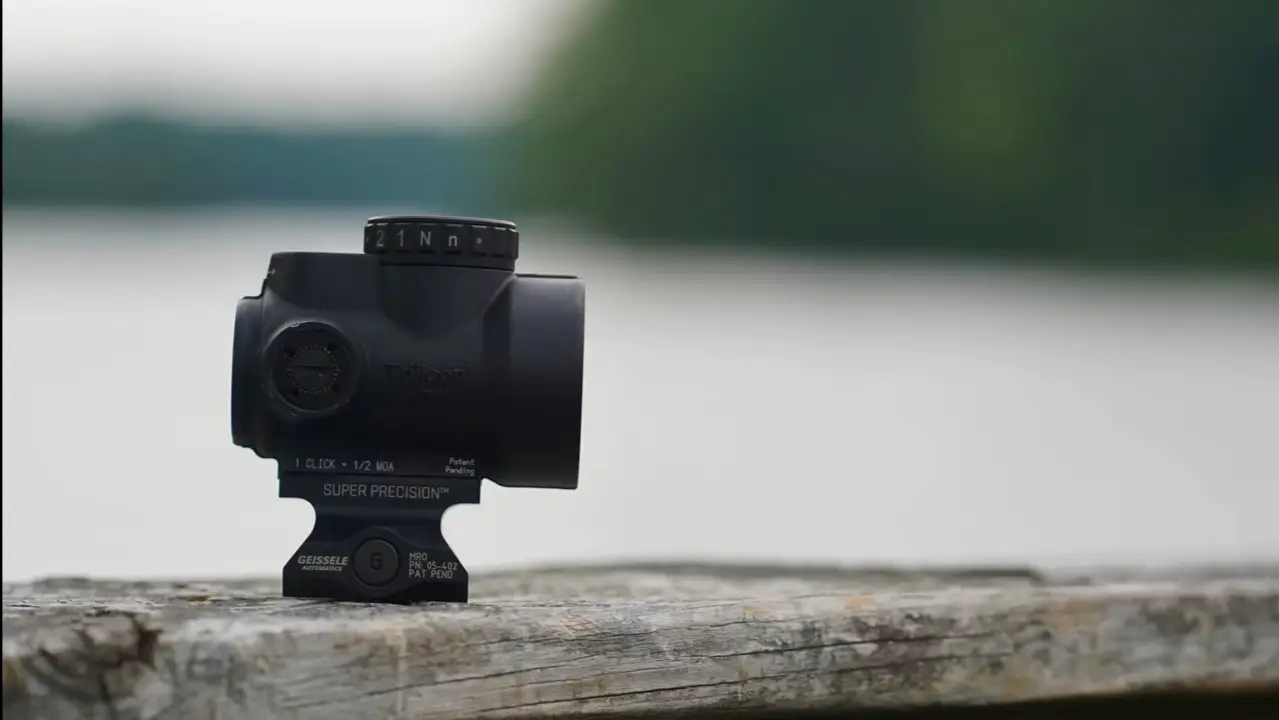 Aimpoint Pro vs Trijicon MRO - Is One Better Than The Other? | Reload ...